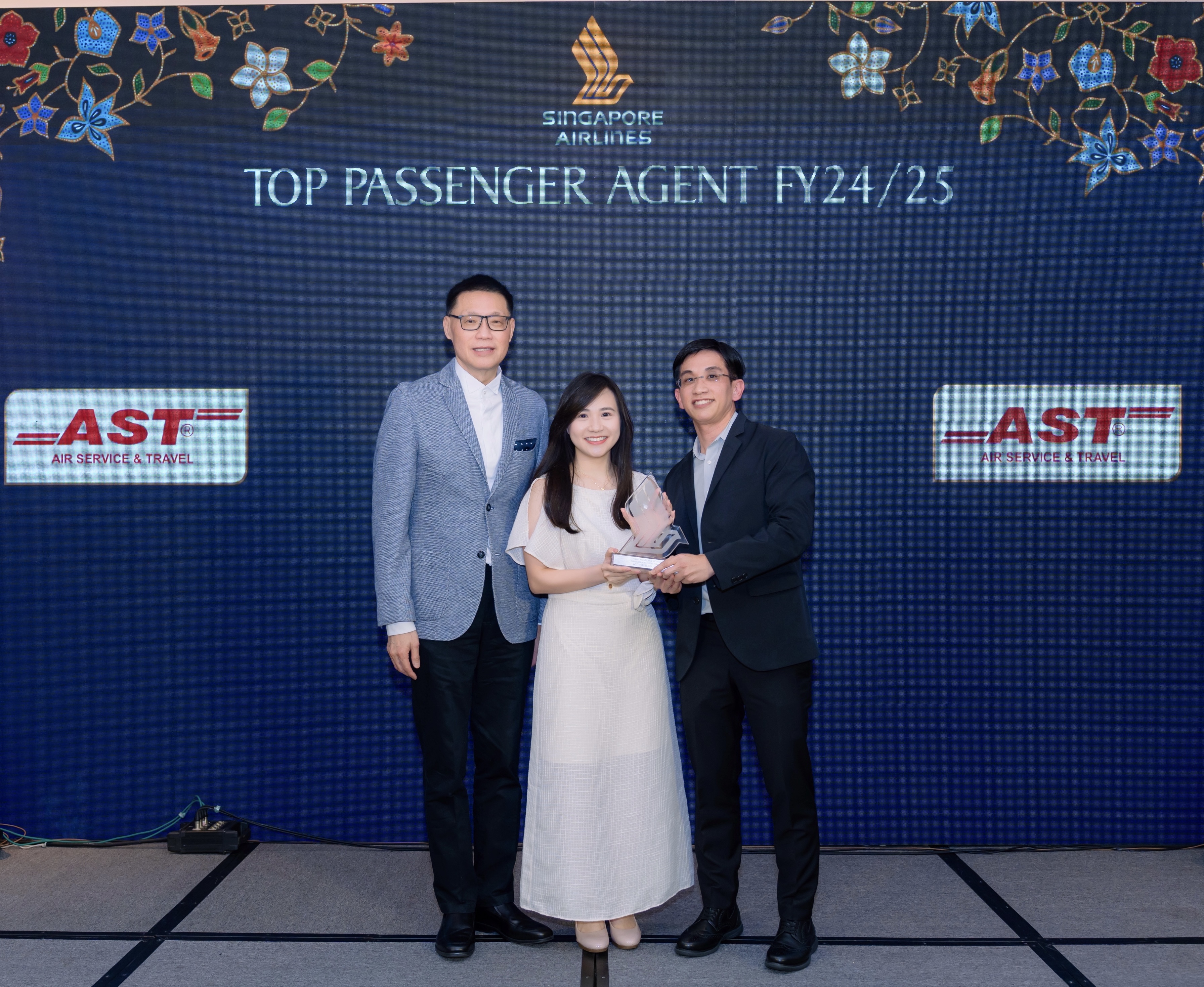 AST Travel Vinh Dự Nhận Giải Thưởng Top Passenger Agent 2024/2025 Từ Singapore Airlines